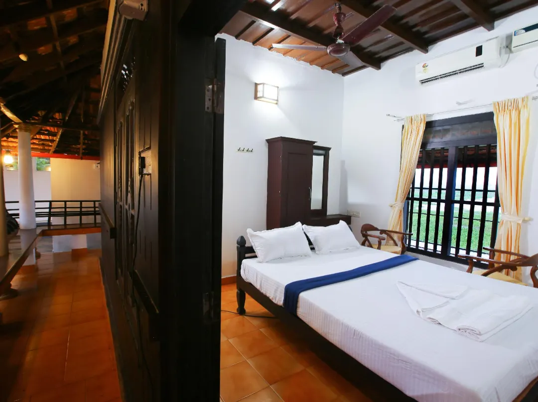 Palmy Lake Resort -