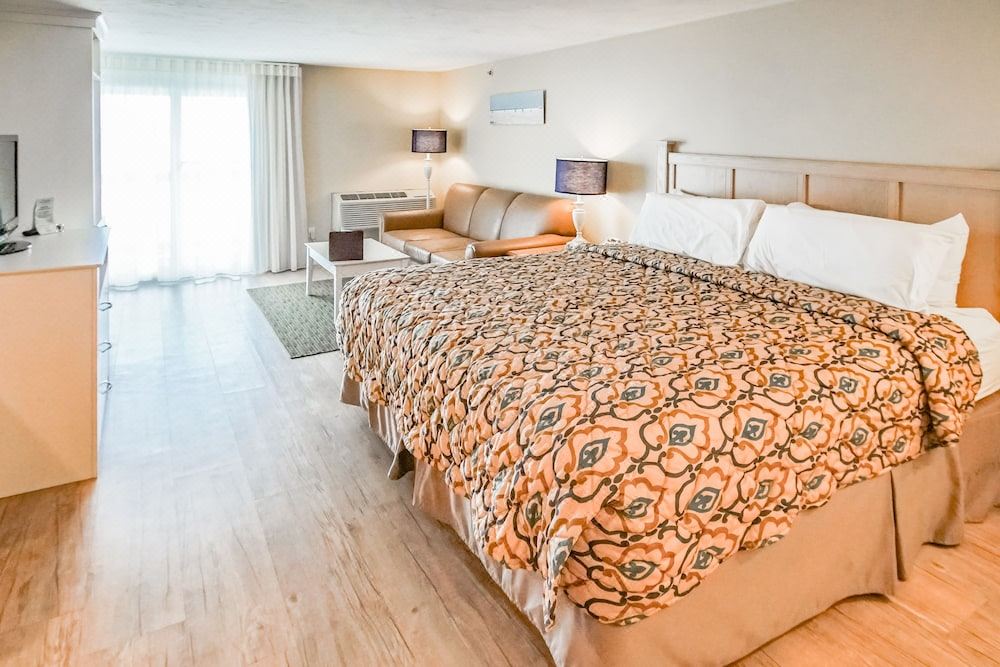 Innseason Resorts Surfside - Falmouth, MA