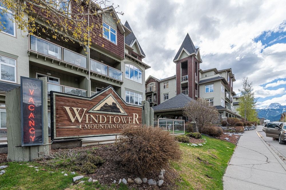 Luxurious Honeymoon & Anniversary Suite - Canmore