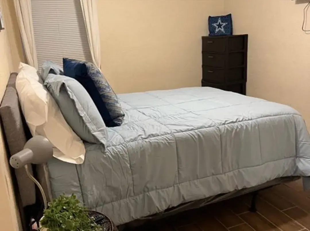 Cozy Pet Friendly Home W/yard - North Richland Hills