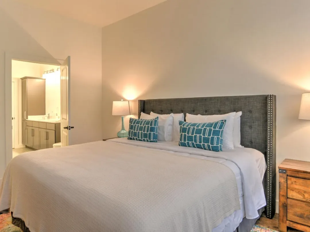 Cozy Morning Coffee Balcony And Secured Parking - Inviting Retreat - Sierra Nevada