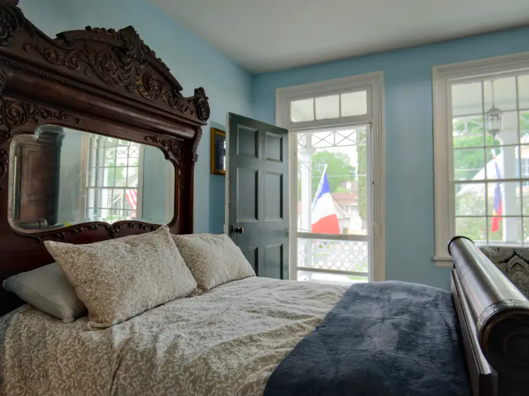 Full Kitchen And Washer Dryer Availability - Charming Historic Retreat - Natchez, MS