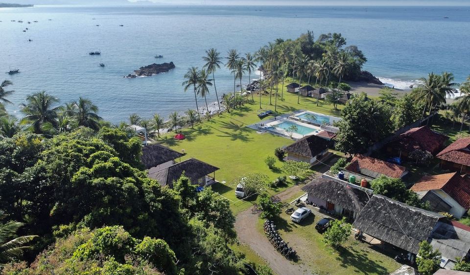 Saesea Private Beach & Resort,Cisolok - Updated Prices & Hotel Reviews ...