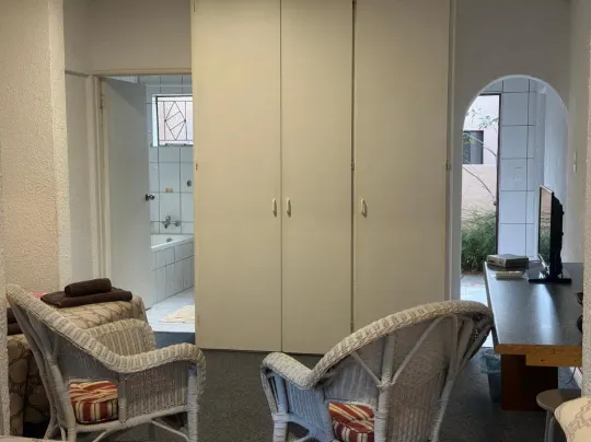 Busa House Self Catering Guest House - White River