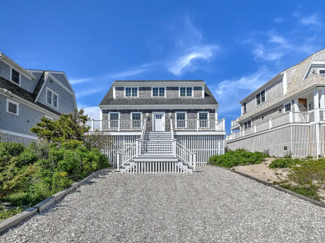 Stunning Oceanfront Escape With Central Ac - Exquisite Beach Haven - Barnstable, MA