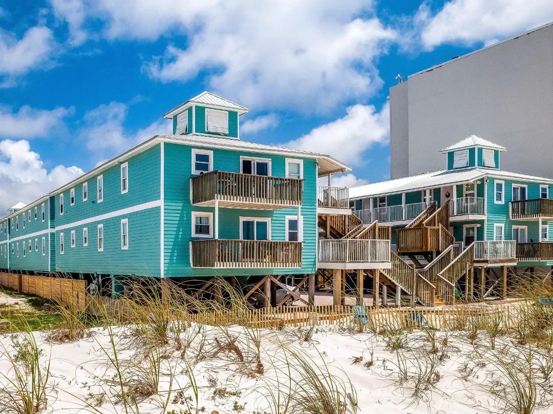 Gulf-front Getaway Just Steps From The Sand With Free Wifi, Ac, Deck, & Pool - Gulf Shores, AL