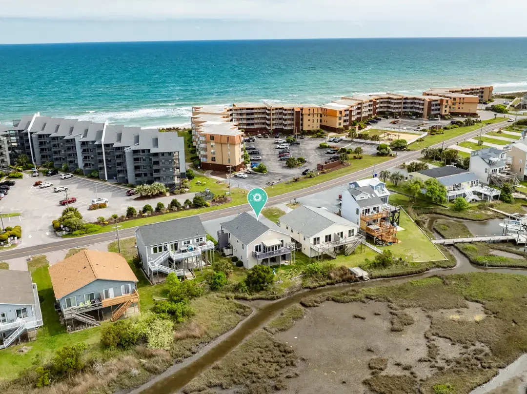 Coastal Retreat With Direct Access And Scenic Views - Serene Escape - North Topsail Beach, NC