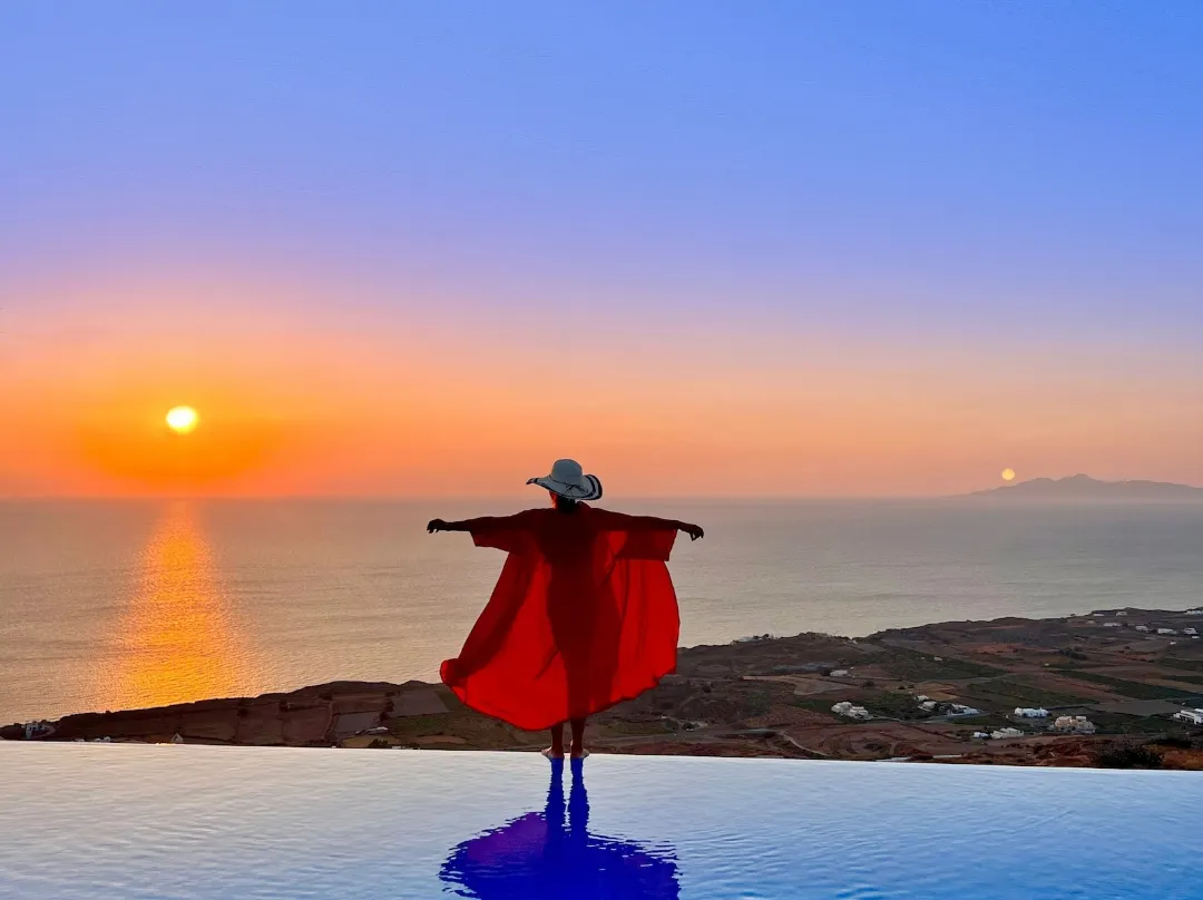 Luna Rossa - Santorini