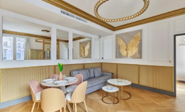 Superb AC- 1bdr Ave Montaigne - Arc de Triomphe by Studio Prestige ...