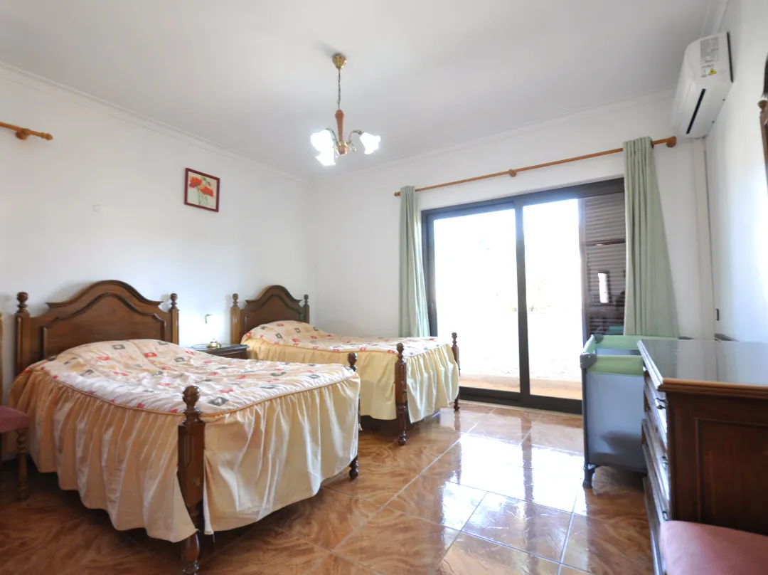 Residential Cul-de-sac Walking Distance To Centre, Private Pool, Free Ac & Wifi - Quarteira