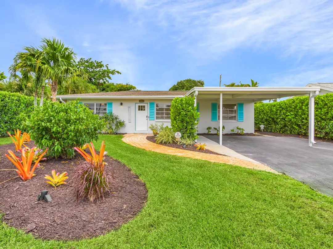 Naples Oasis Swimspa, Tiki Bar, Arcade, And Fire - Naples, FL