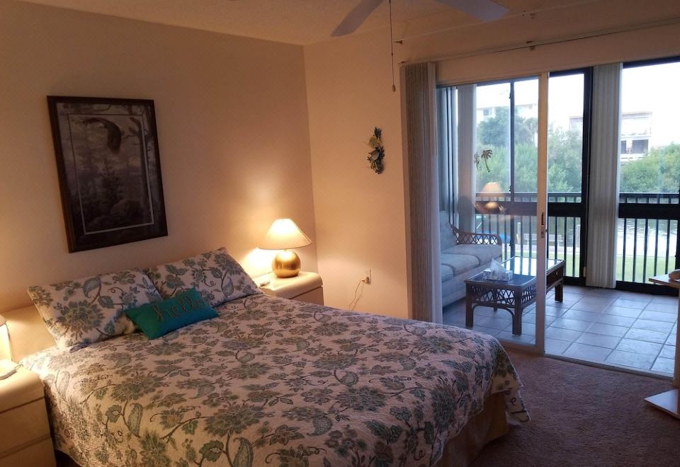The entrance on Siesta Key, Sarasota County - 2026 Prices & Reviews ...