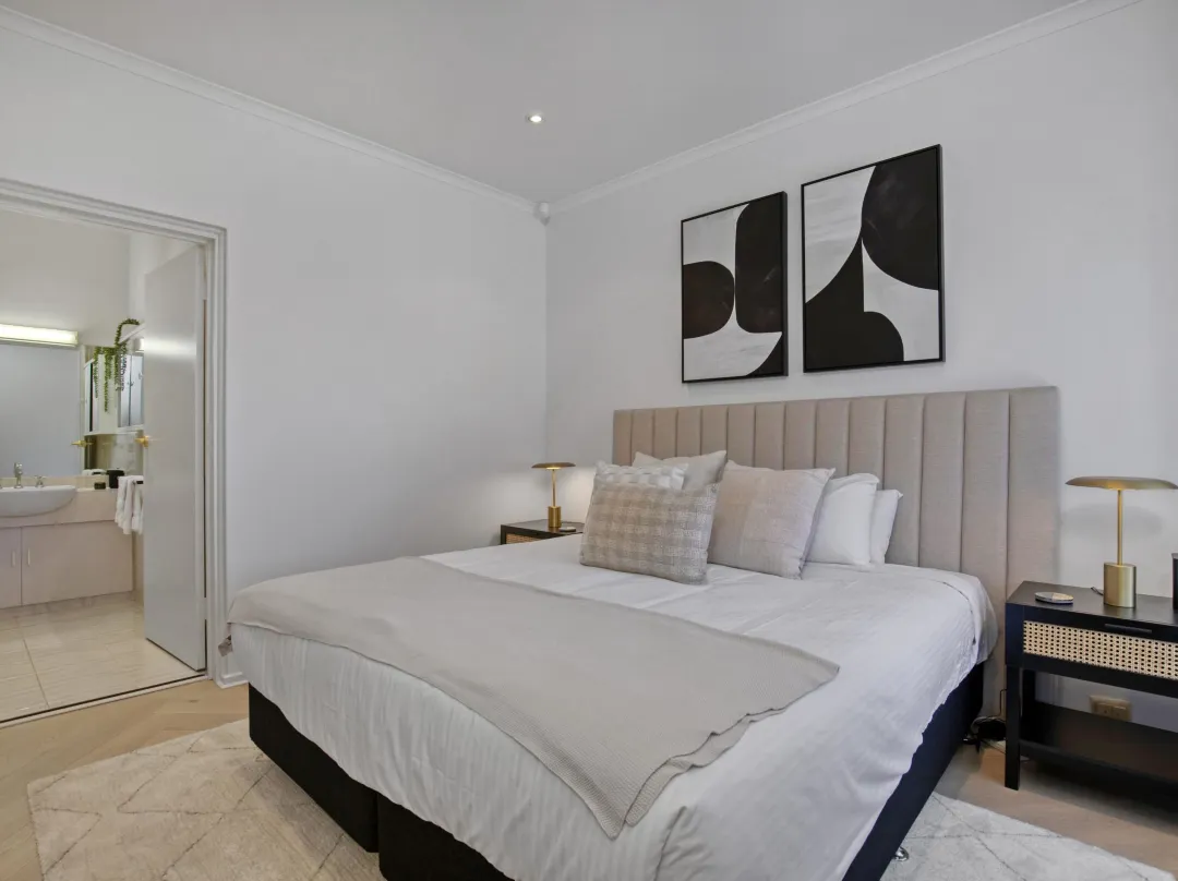 Luna's Lookout: Esplanade, Henley Beach - Adelaide