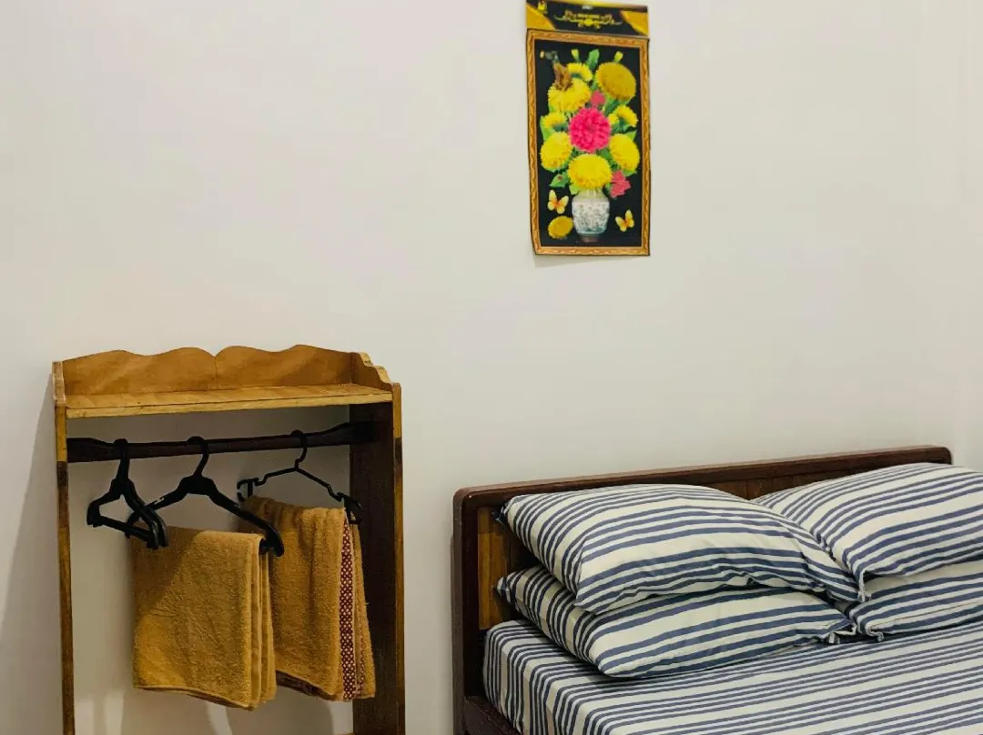Queen's Room Rental 2 - El Nido