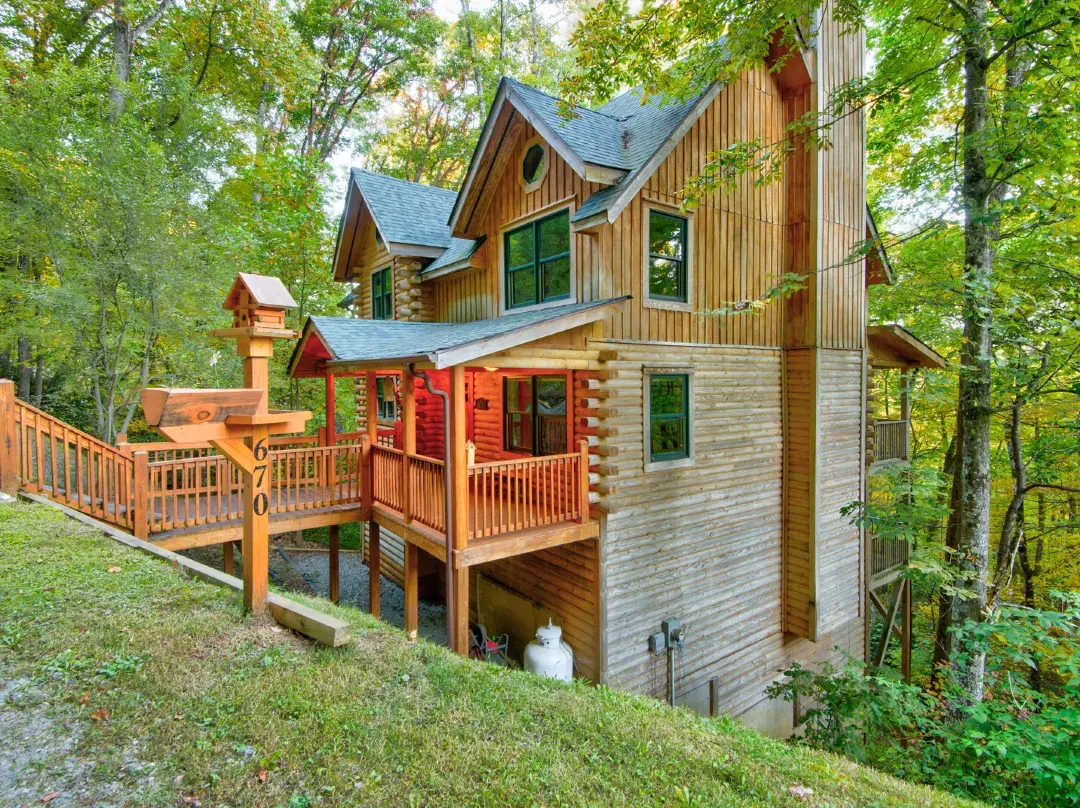 Private Wooded Setting With Pool Table - Charming Tranquil Hideaway - Sugar Mountain, NC