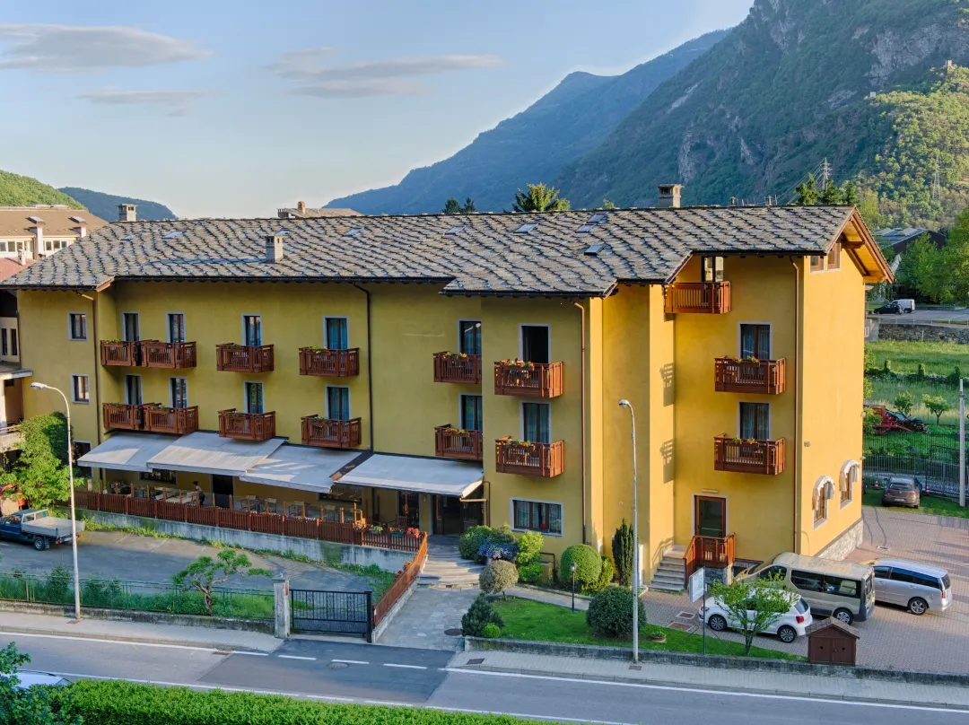 Crabun Hotel - Aosta Valley