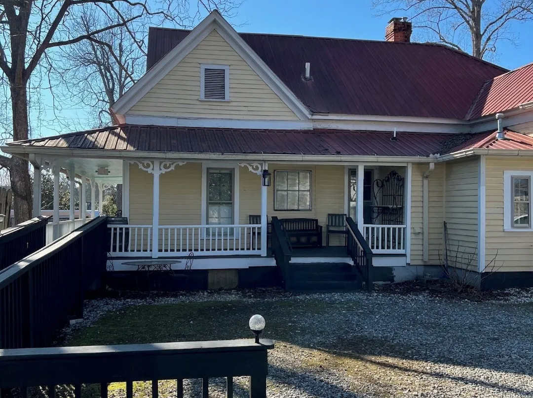 Old Storehouse Inn - Dahlonega, GA