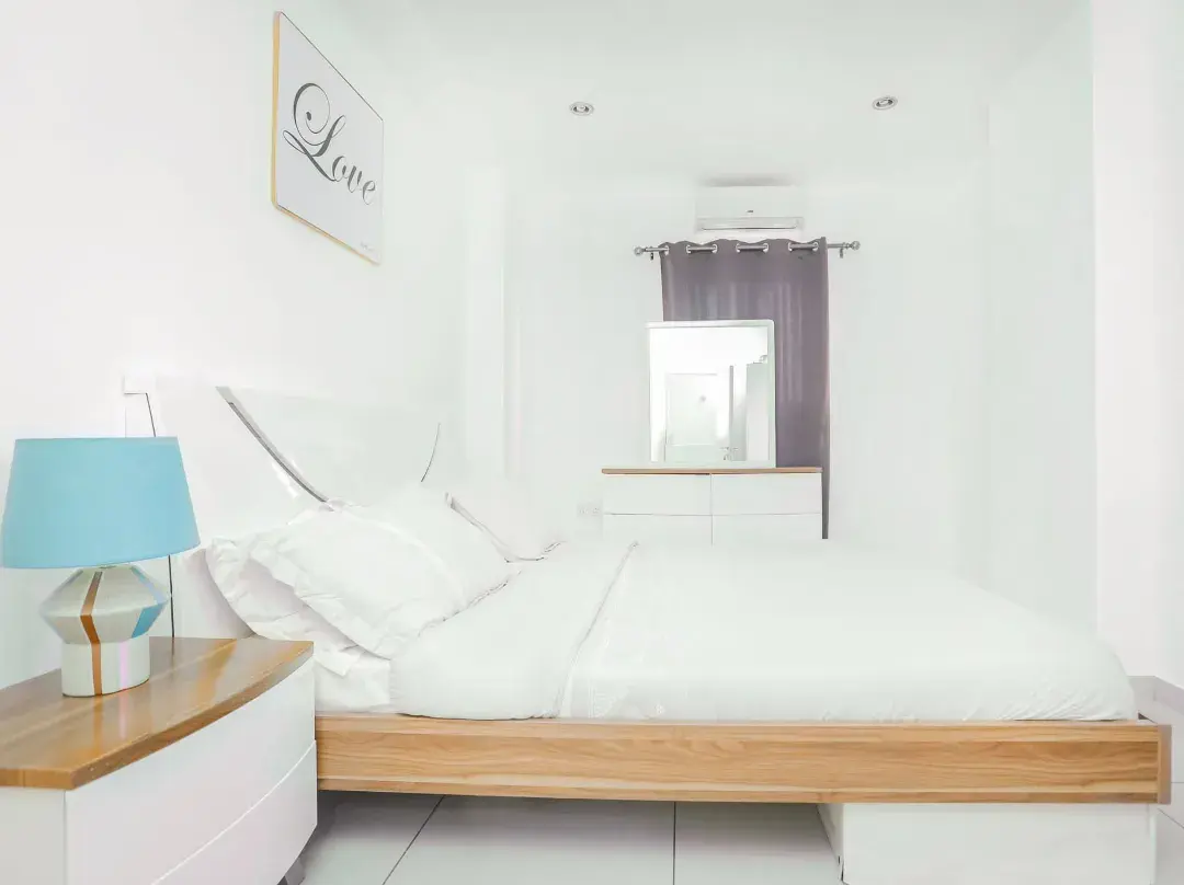 Lovely 1bdr Near Mall And Airport With Rooftop Pool And Gym - Accra