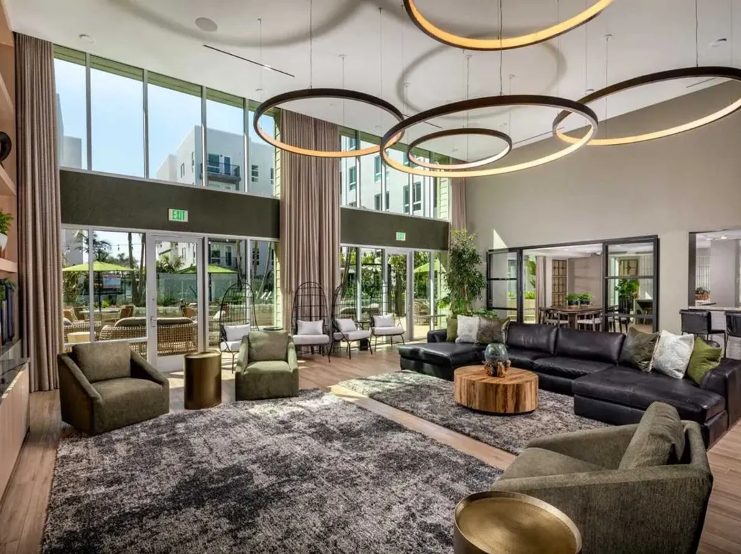 Bright Home 10 Min To Disneyland Pool & Gym - Tustin, CA
