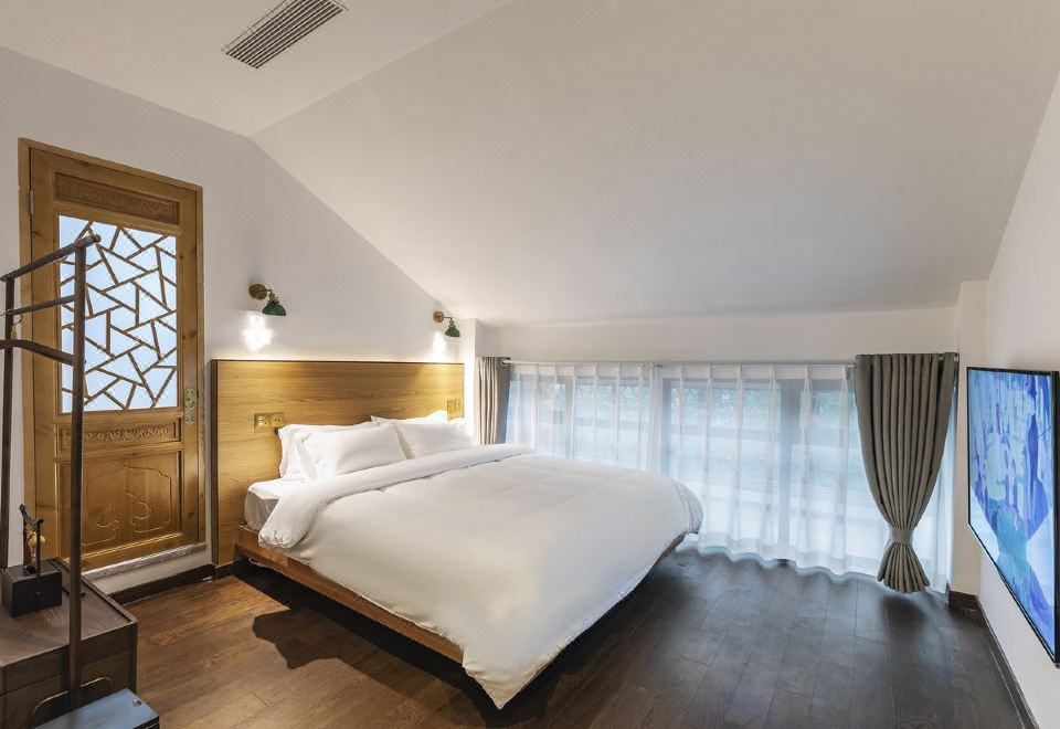 zhu-jia-jiao-ling-long-bie-yuan-jing-zhi-min-su, Shanghai - 2025 Latest ...