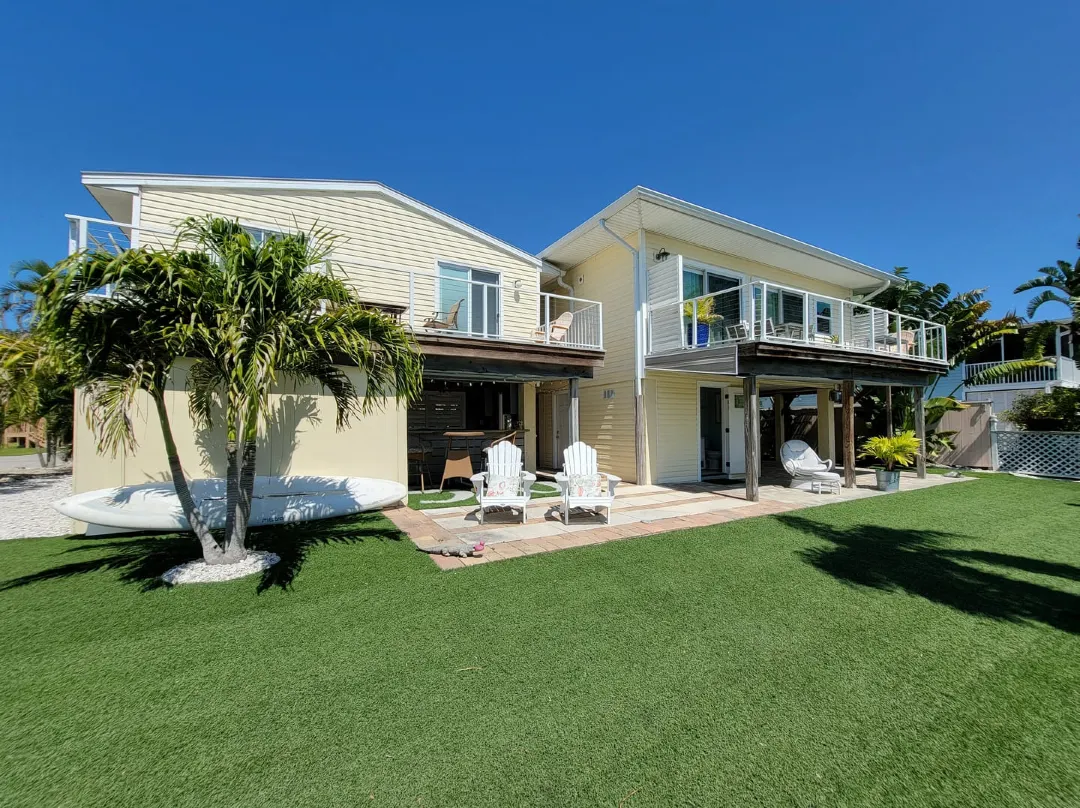 Lake View Deck And Tiki Bar Area - Gorgeous Scenic Retreat - Fort Myers Beach, FL