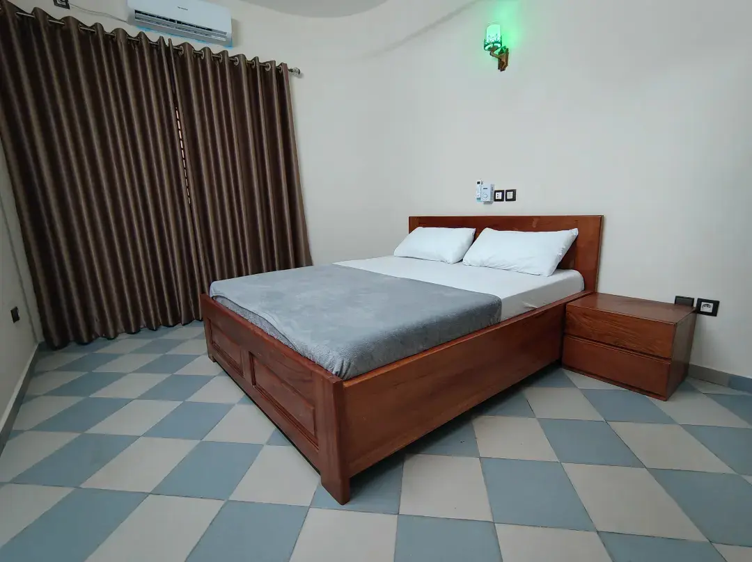 Chambre Queen Exécutive Et Salon à Cotonou, Bénin - Cotonou