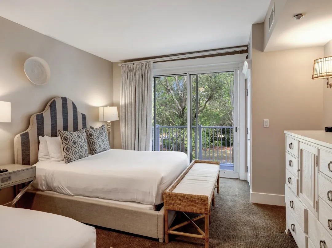 Bay Views And Expansive Balcony With Resort Perks - Elegant Retreat - Miramar Beach, FL