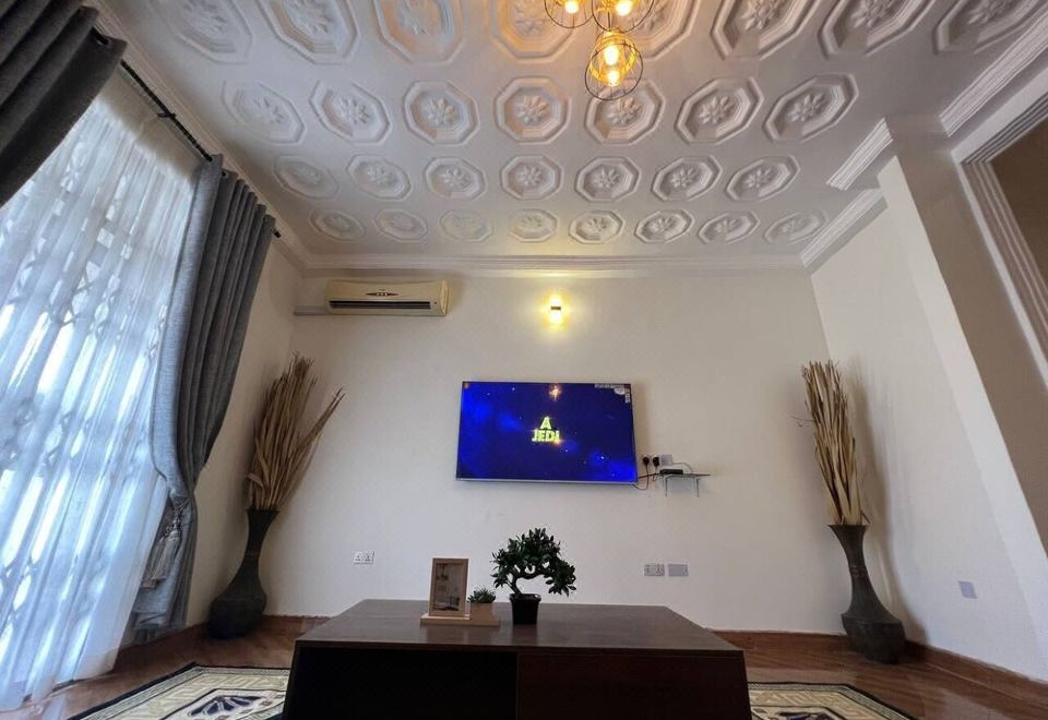 Letstayroyal luxury Apartment not far from kotoka international airport ...