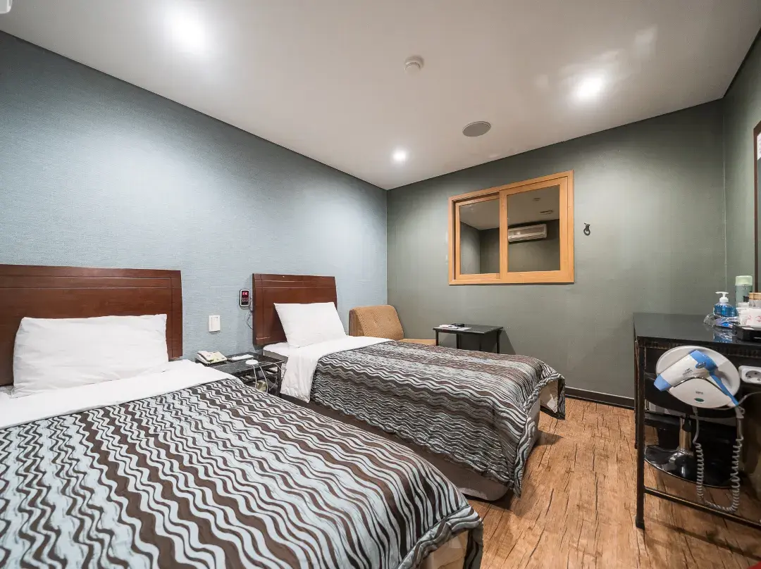 Jeongseon Land Hotel - Gangwon-do