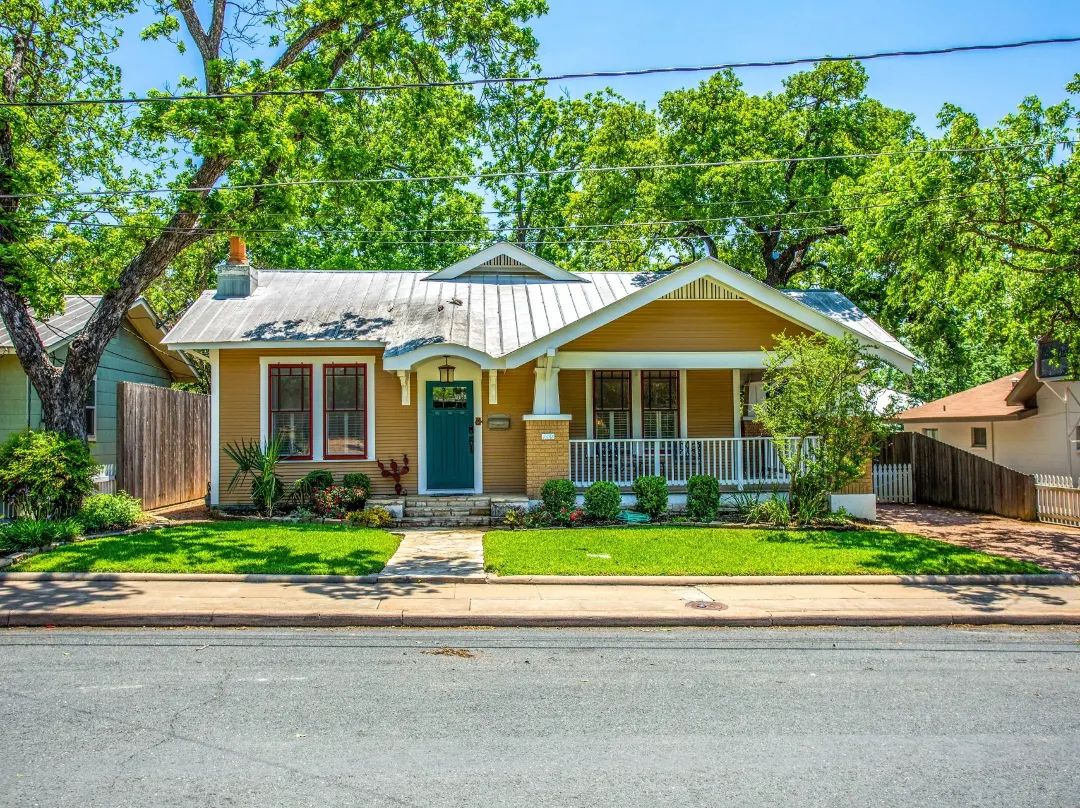Fire Pit And Cozy Outdoor Seating - Charming Retreat - Fredericksburg, TX