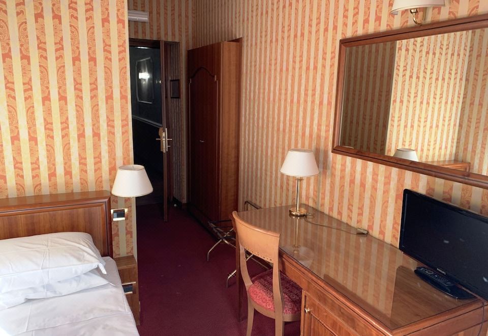 Hotel HI15, Rome (Prices & Reviews 2024) | Trip.com