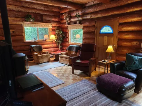 Two Bedroom Real Log Cabin With Wifi And Ev Char Ger - Glacier, WA