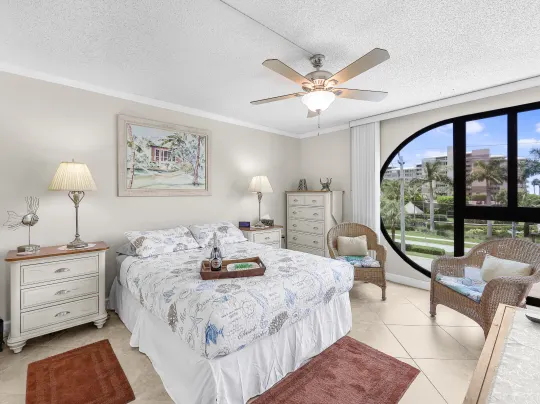 Spacious Balcony And Heated Pool - Charming Coastal Retreat - Marco Island, FL