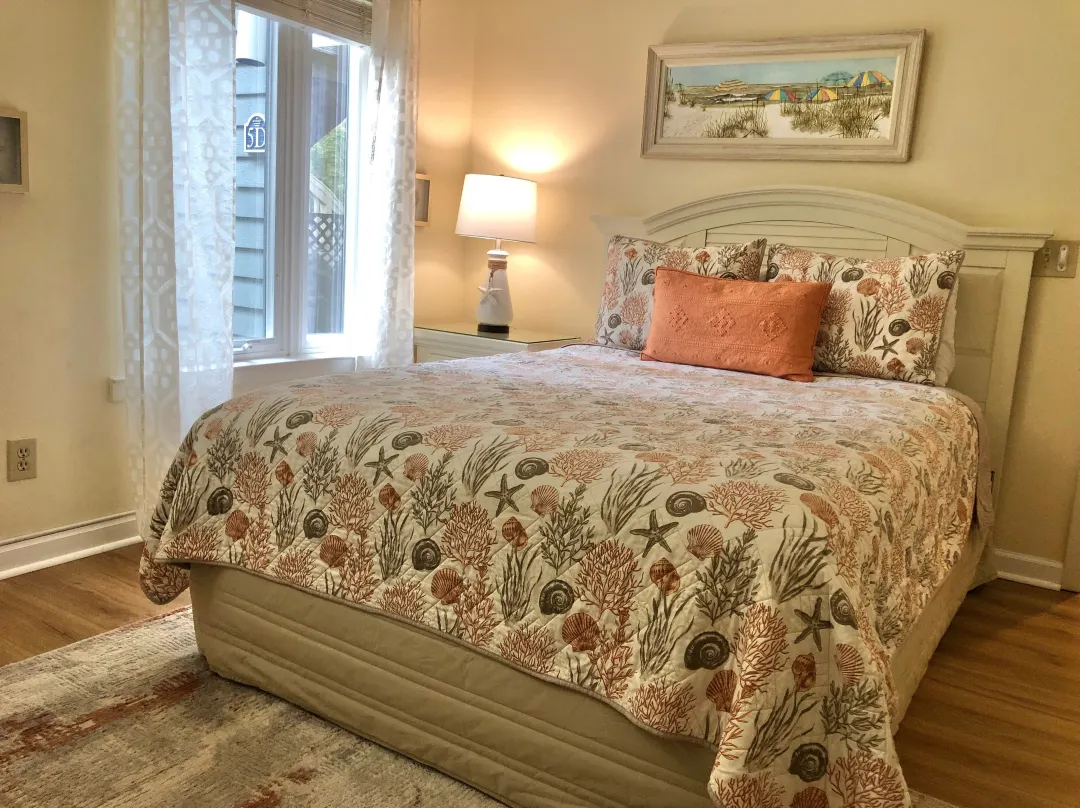 Private Entry And Outdoor Patio Escape - Charming Spacious Retreat - Myrtle Beach, SC