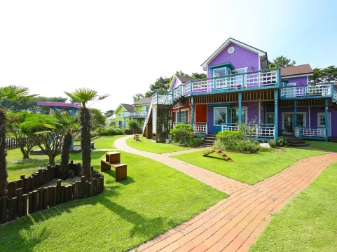 Gyeongju Novios Pets Friendly Pension - Gyeongju-si