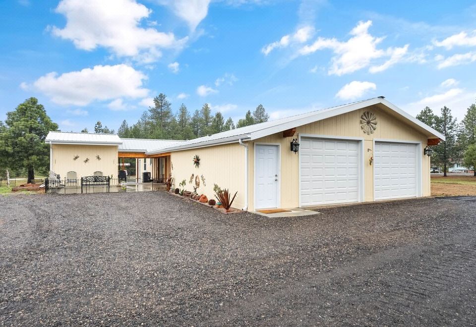 Country living in a small town, Spokane County - 2026 Prices & Reviews ...