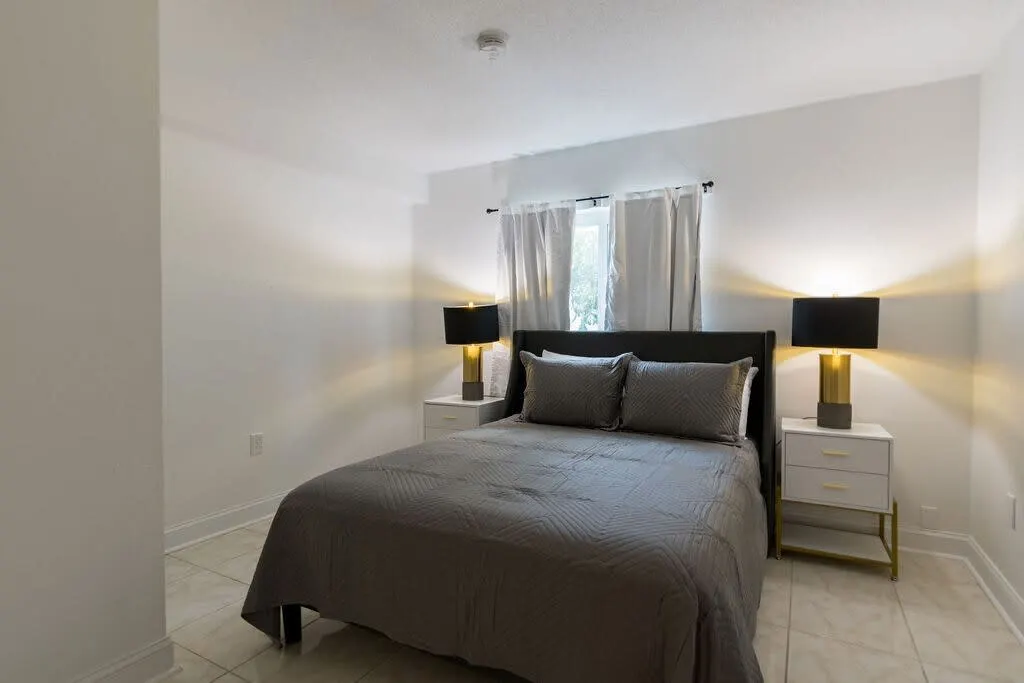 Steps To Beach And Pool Access - Gorgeous Coastal Retreat - 卡納維拉爾角