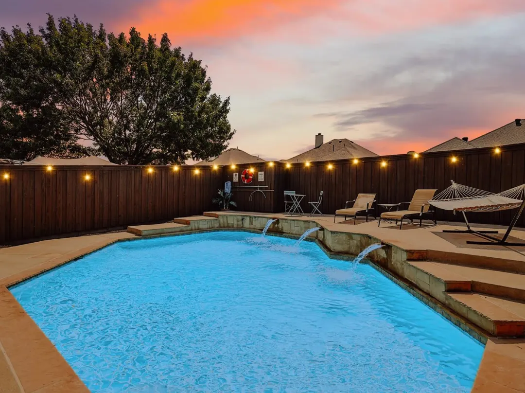Expansive Pool And Game Room For Unforgettable Gatherings - Elegant Retreat - Mesquite, TX