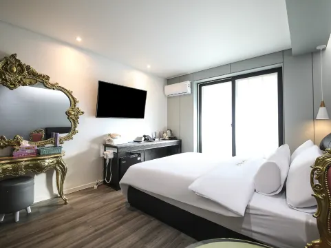 Gongju Q Hotel - Daejeon