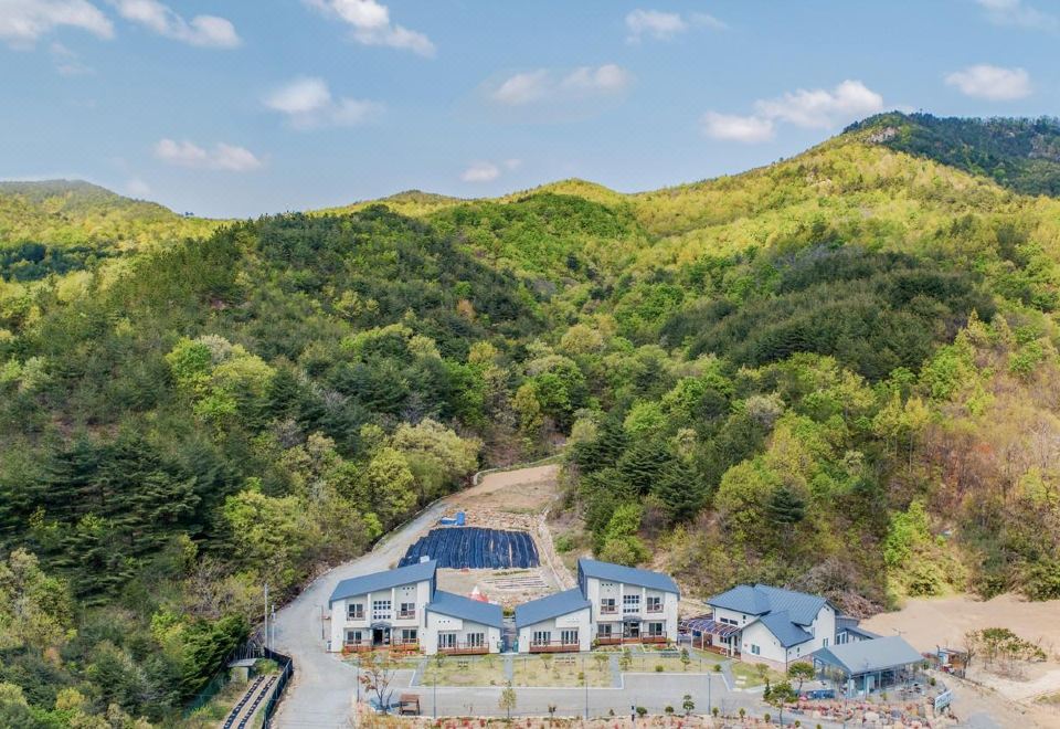 Samcheok Yonghwa Silkroad Pension, Samcheok-si (Prices & Reviews 2024 ...