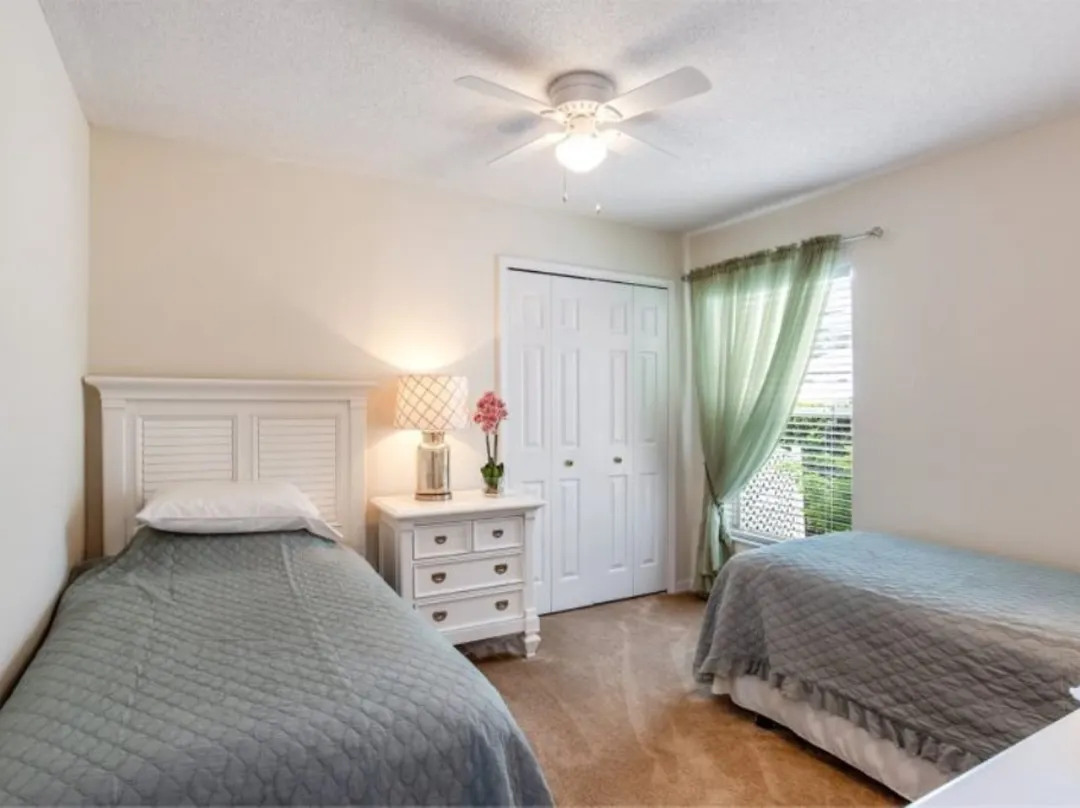 4 Bedroom Budget Home With Private Pool - Davenport, FL