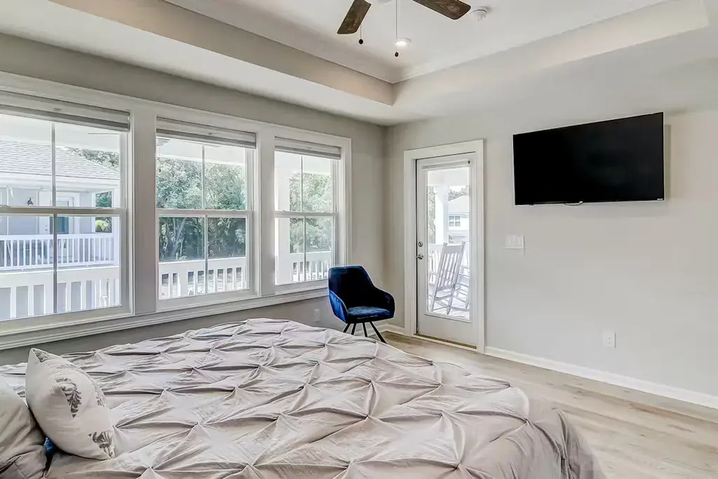 Gourmet Kitchen And Private Decks - Inviting Stylish Escape - Hilton Head Island, SC