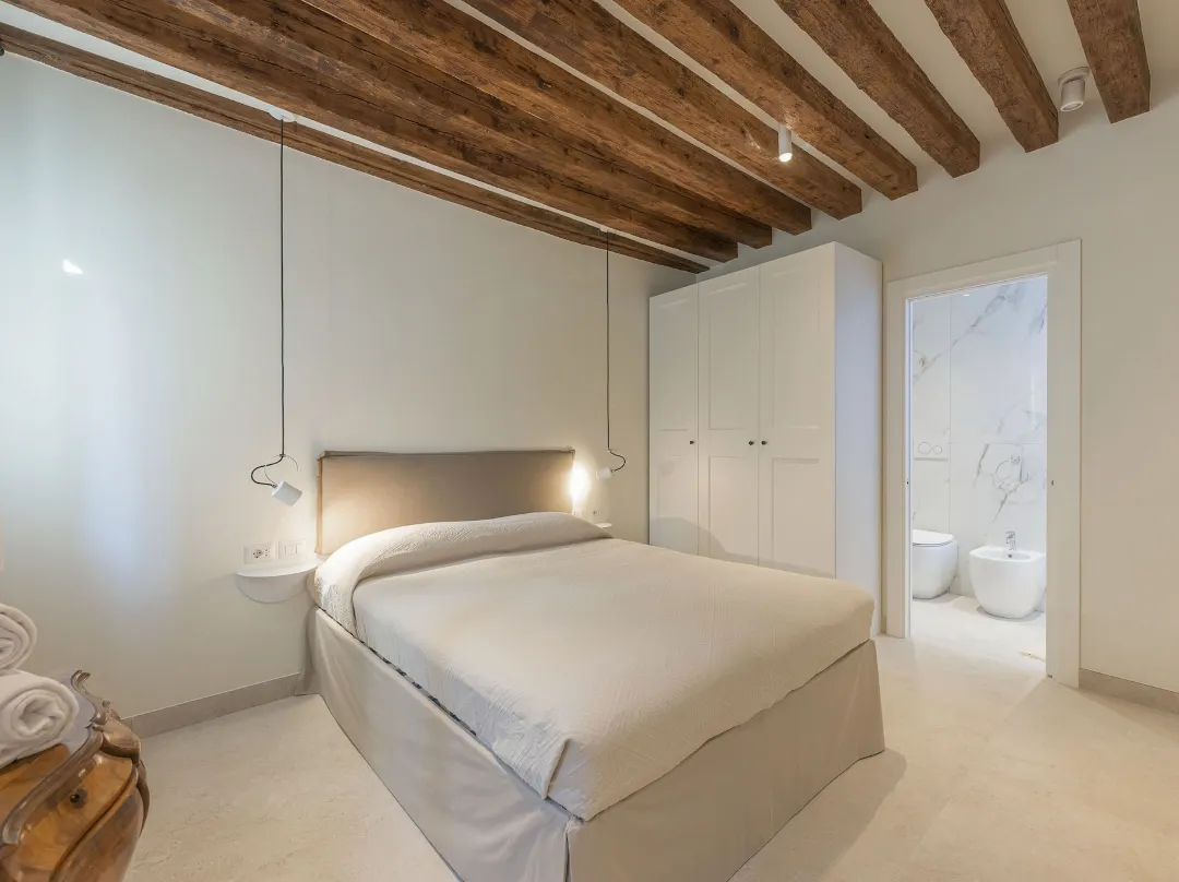 Grifalcon D'oro - Venice City Center - Venice