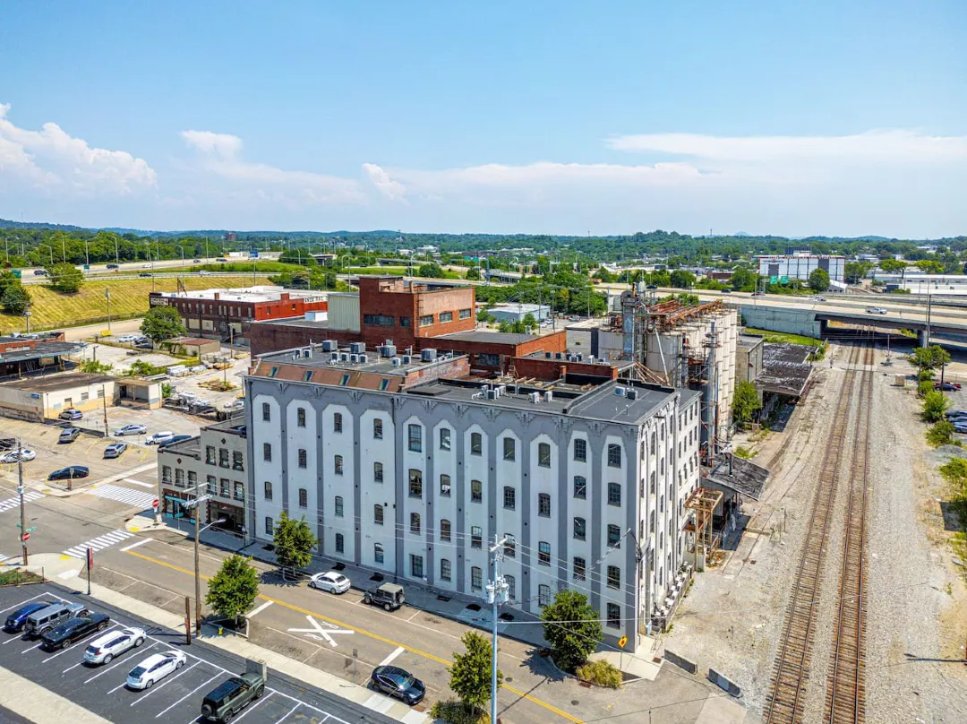 Stylish Getaway With Spacious Living Area - Cozy Urban Retreat - Knoxville, TN