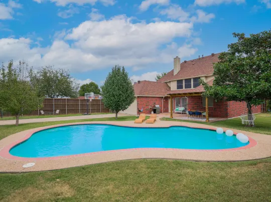Pool, Hot Tub, Game Room And Outdoor Fun - Spacious Family Oasis - Garland, TX