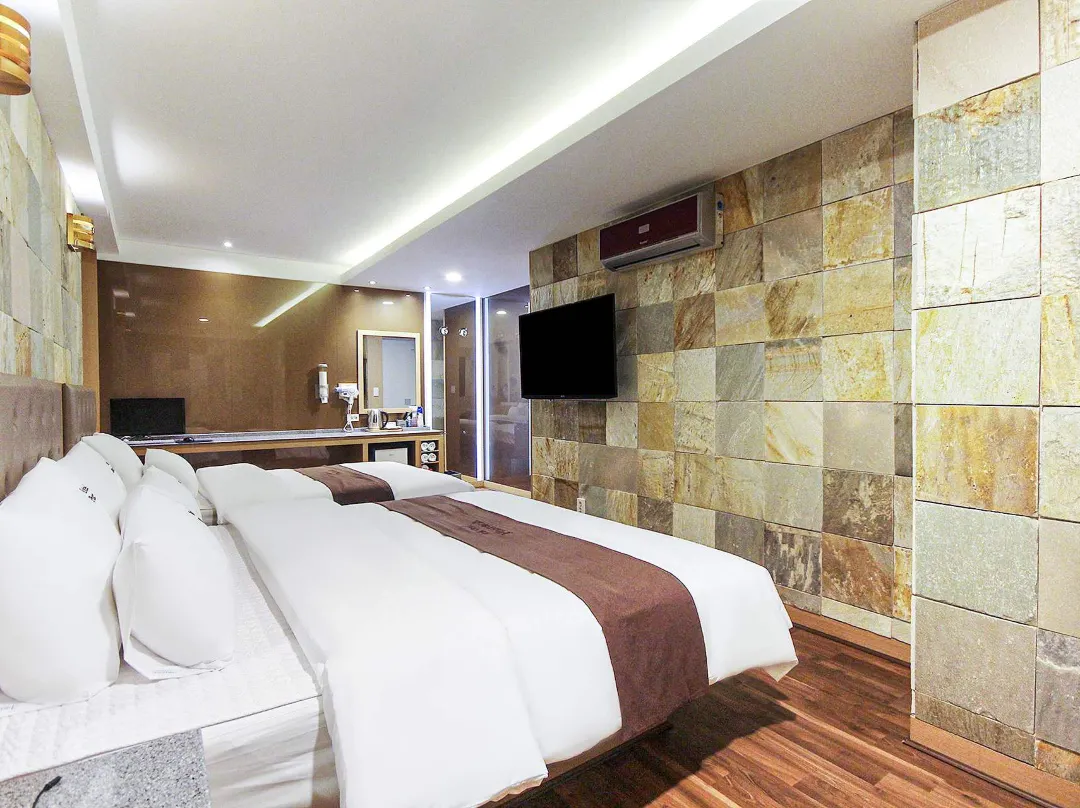 Geojedo Gohyeon Pharaoh Hotel - Geoje