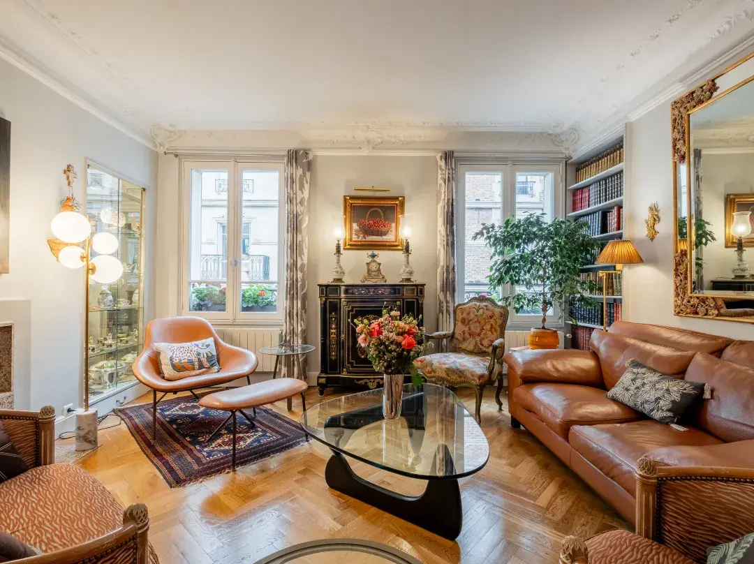 Triumphant Design - Paryż