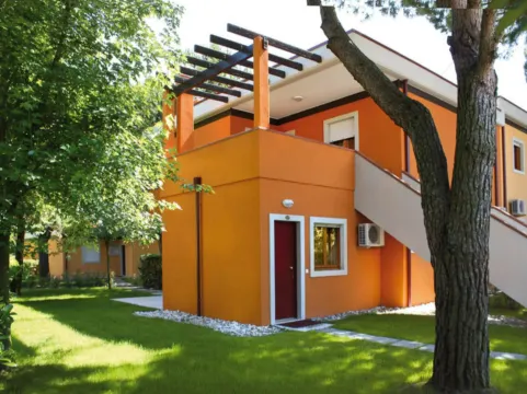 Bel Villaggio Completamente Ristrutturato Con Piscina - Bibione