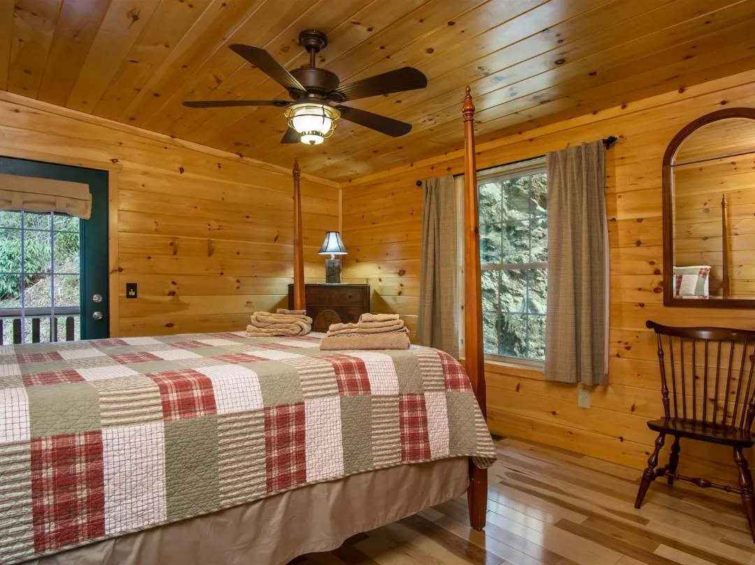 Charming Log Cabin With Fire Pit And Covered Decks - Cozy Mountain Retreat - Brevard, NC