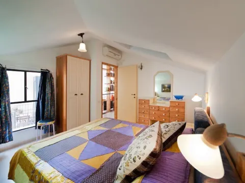 Charming Sunny Haven With Balcony - Tel Aviv-Yafo